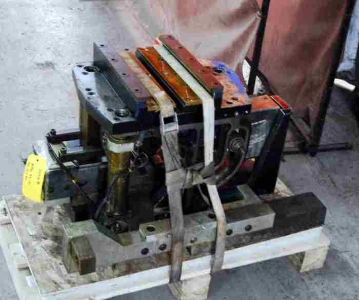 ALPHA Double Cut Die Set - Universal Tube and Rollform Equipment Company